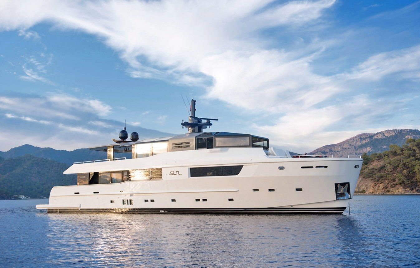 Sun Motor Yacht